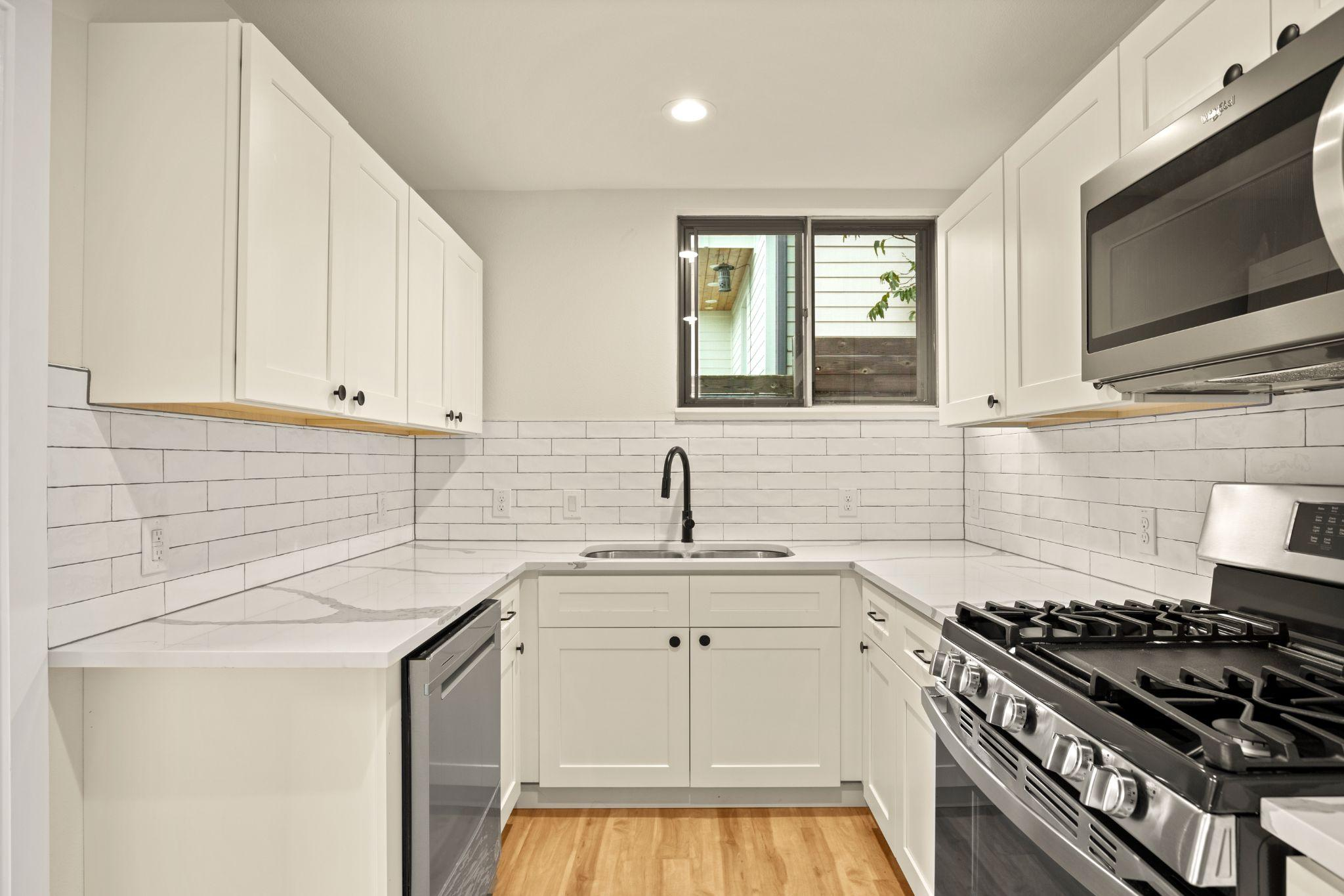 From Classic to Contemporary: Choosing the Right Style for Your Kitchen ...